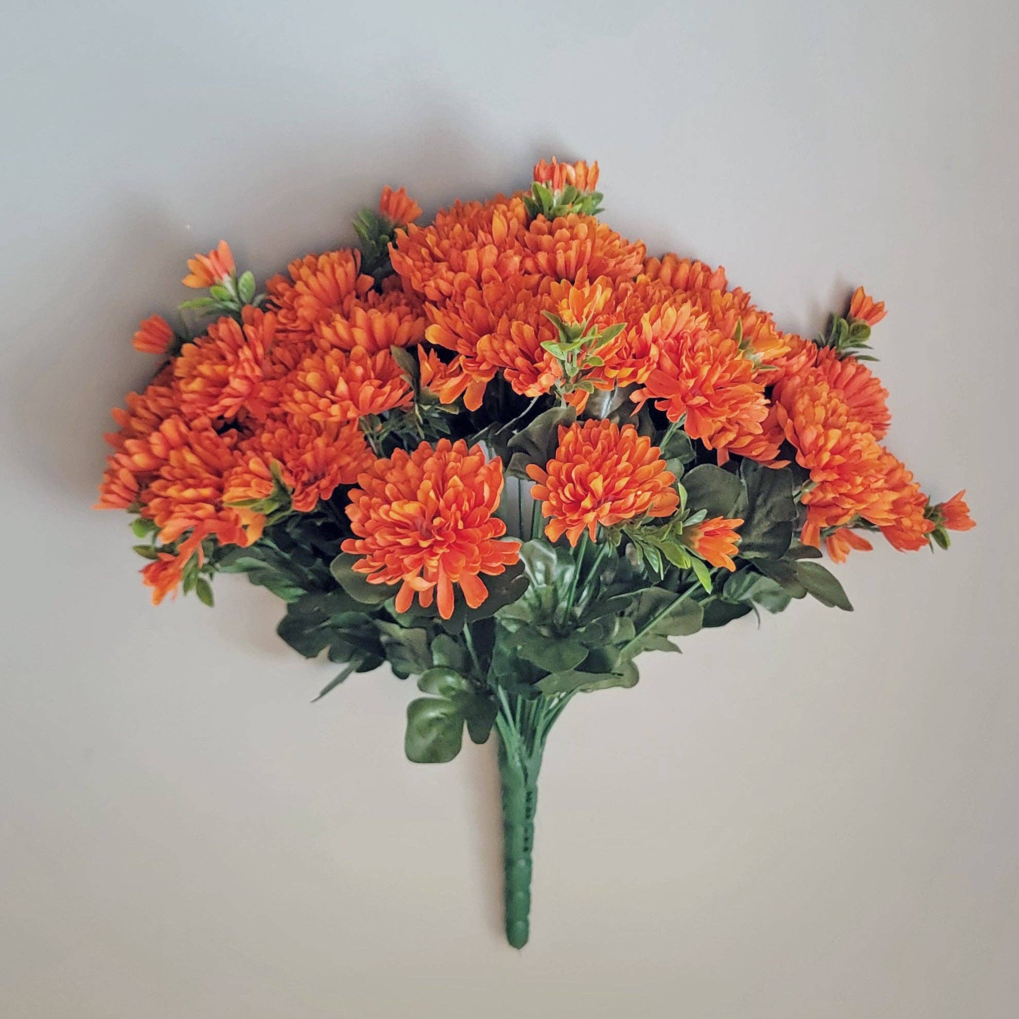 Wholesale Bush Mini Mum & Buds Mixed X 24, 14.5", Orange for your store ...