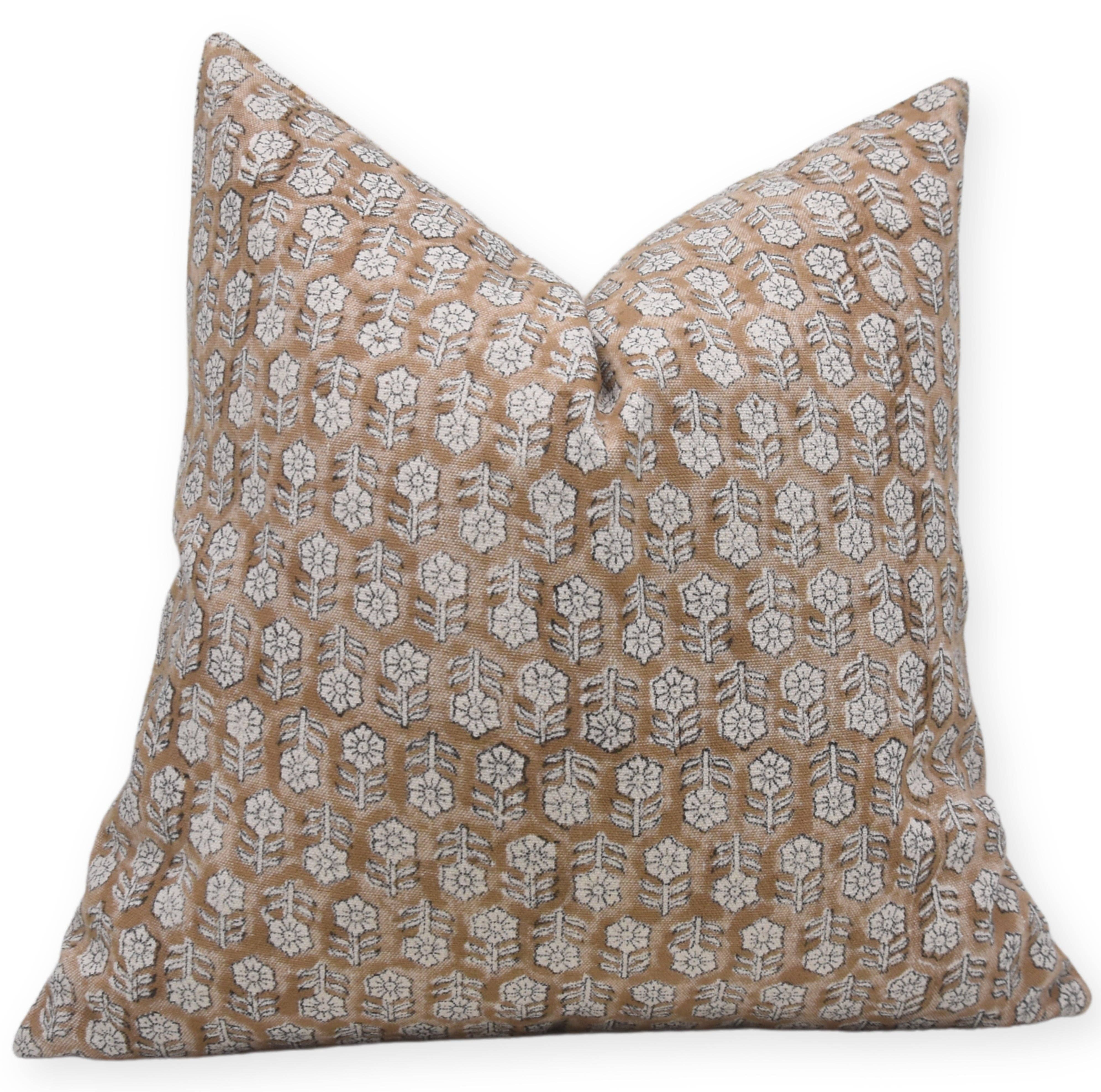 Wholesale Throw pillows & blankets for your store