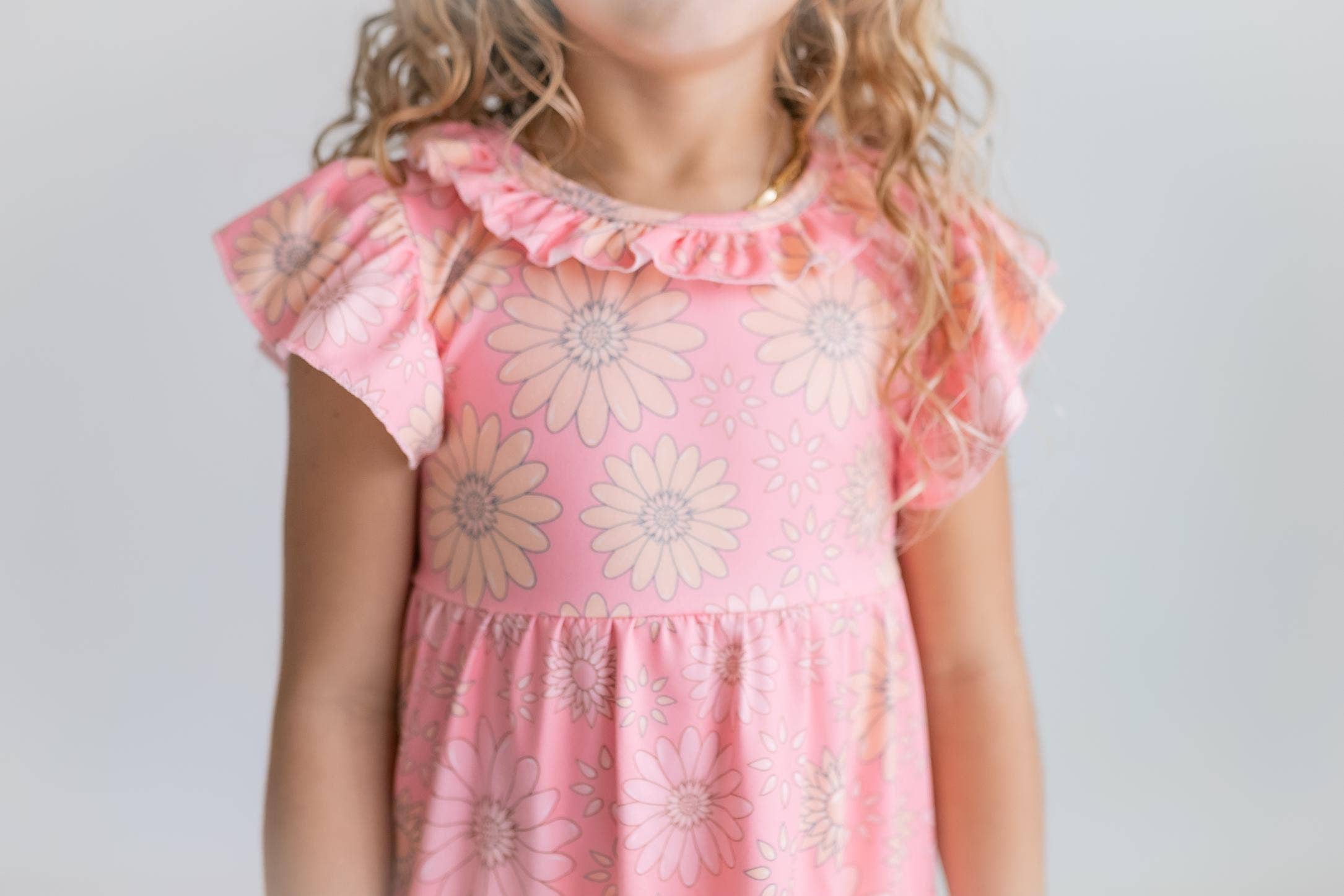 Wholesale Kids Retro Peach Daisy Tie Back Spring Ruffle Short Set for ...