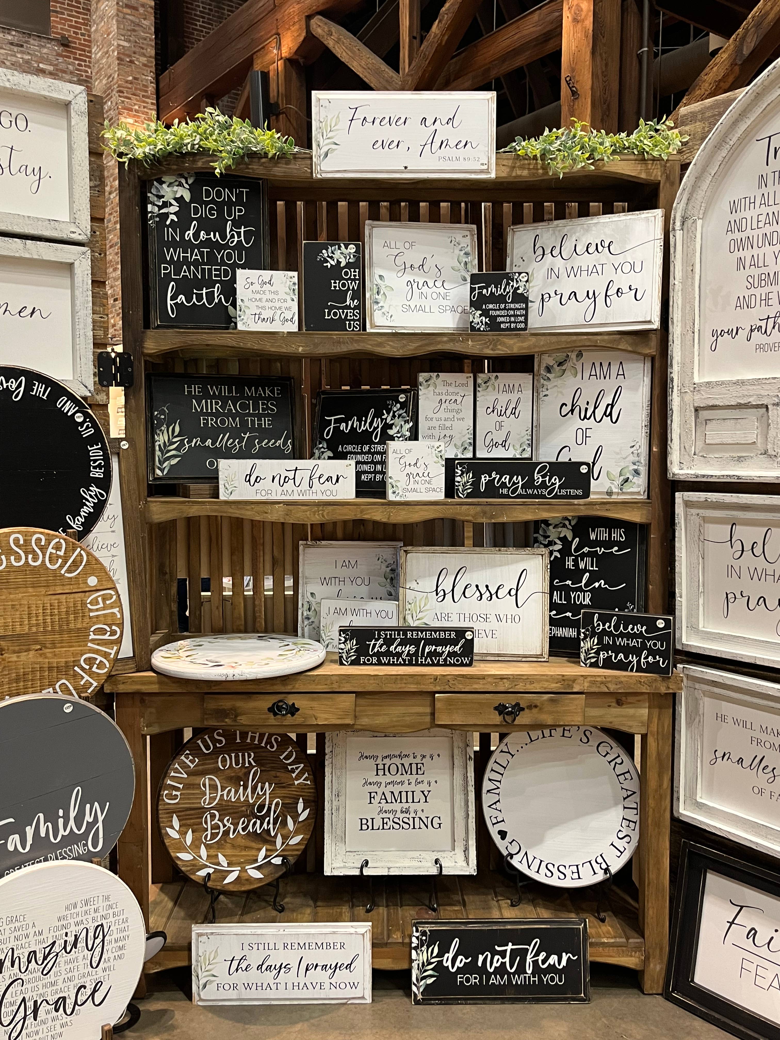 Wholesale Decorative objects for your store