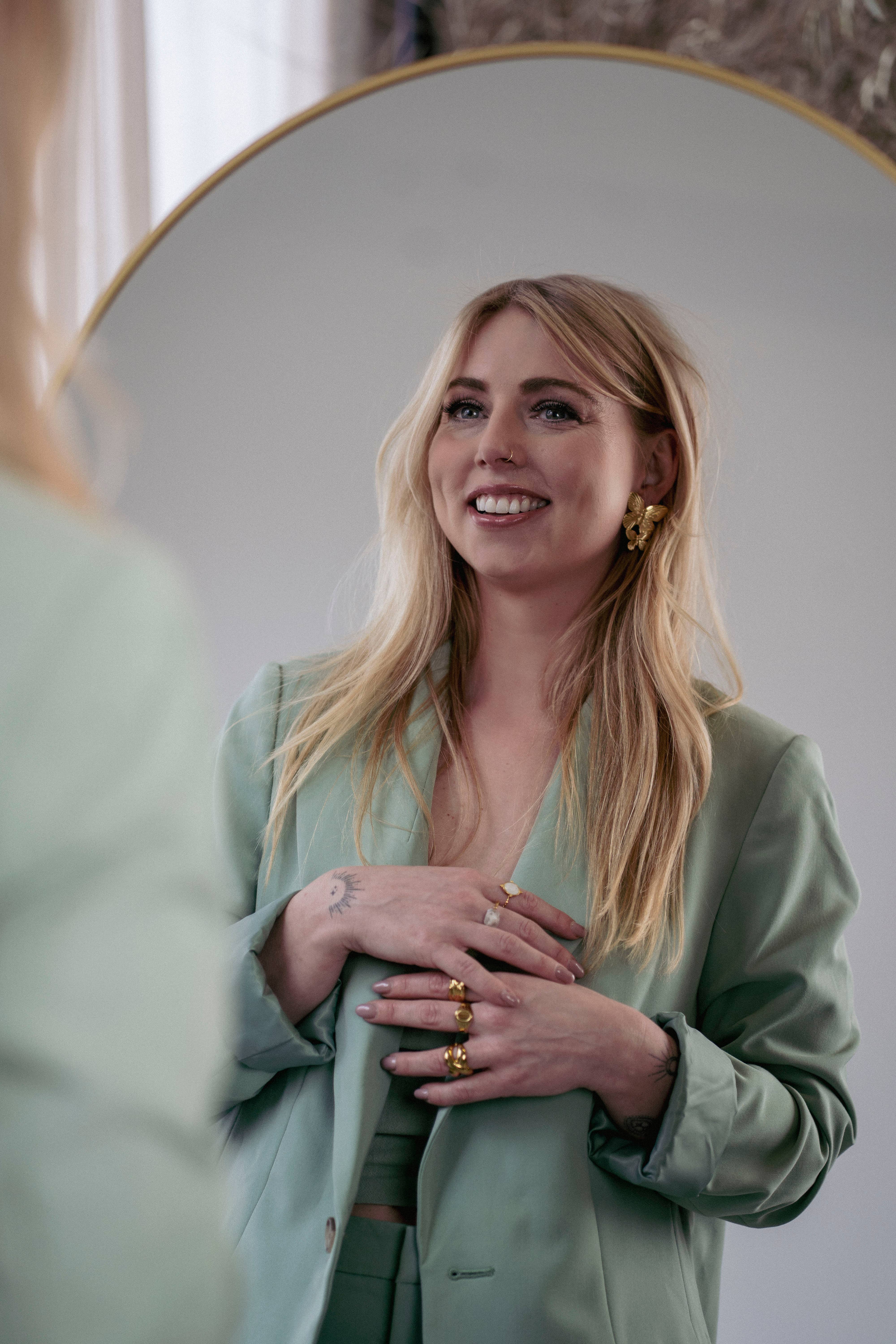 HELLO HOSHI wholesale products