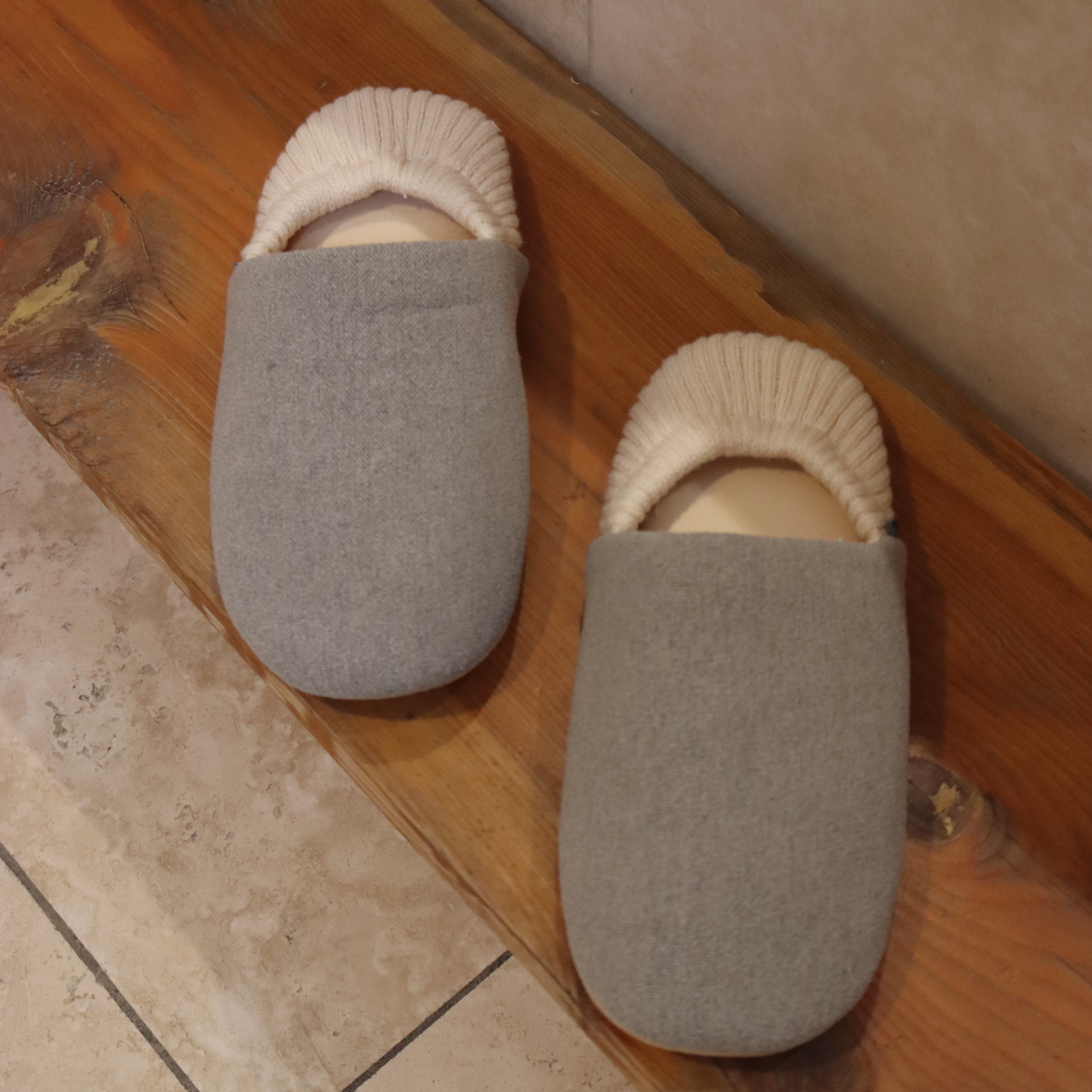 Wholesale Unisex Closed-back Slippers for Couple Matching Slippers for ...