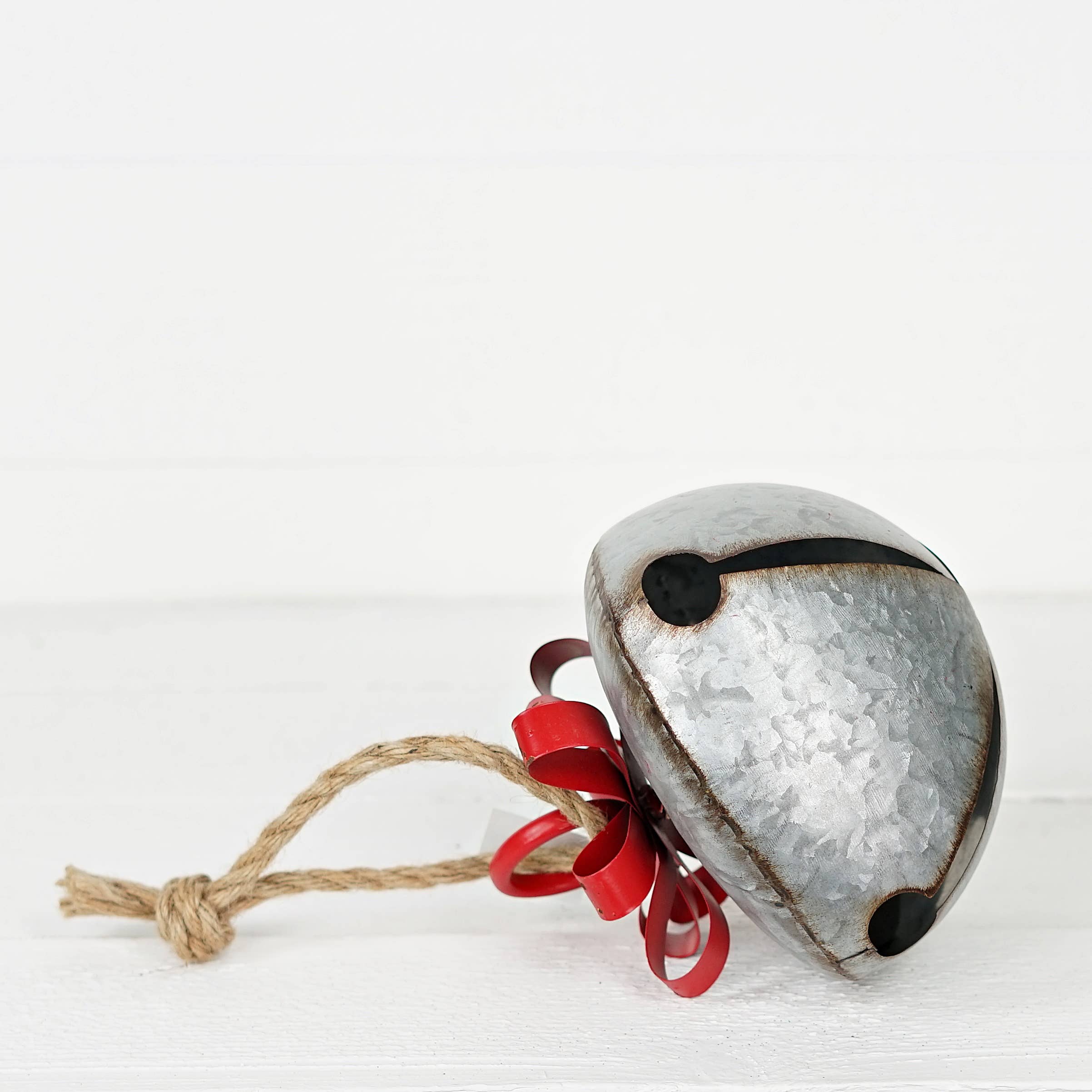 Wholesale M10318- 7"x7"x7" Tin Jumbo Jingle Bell Ornament- for your ...