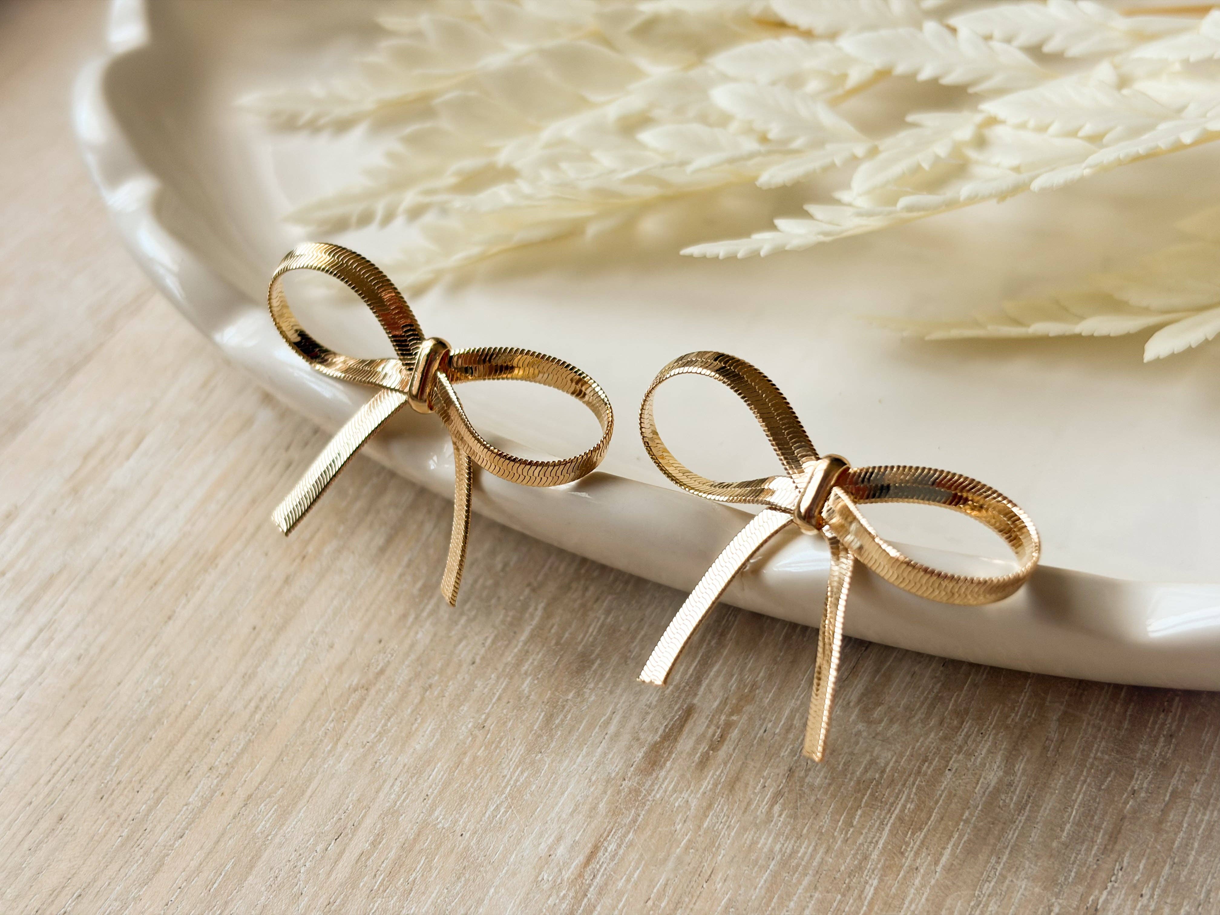 Wholesale Goldie Bows for your store - Faire