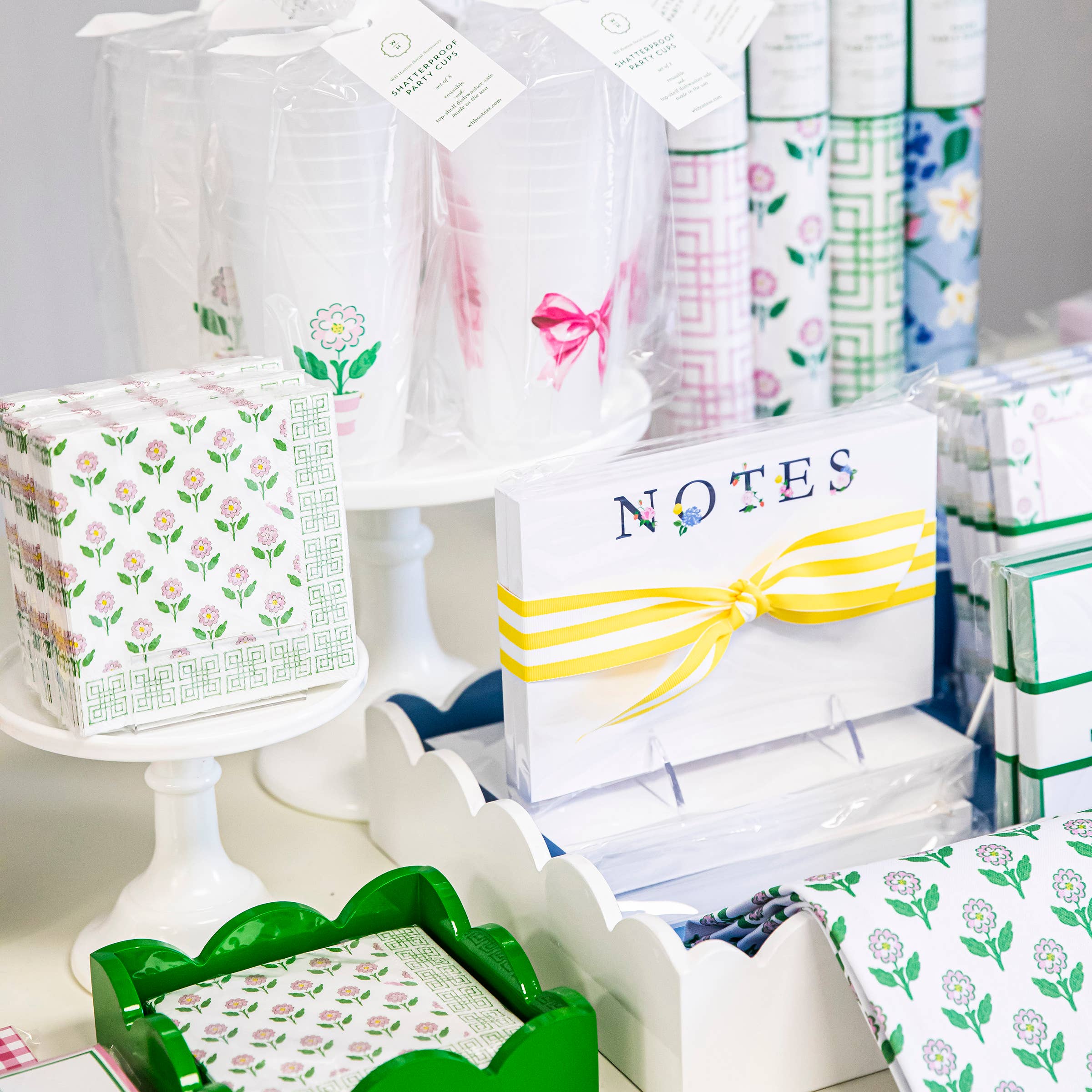 Wholesale In Stock Pink Daisy Shatterproof Cups for your store - Faire