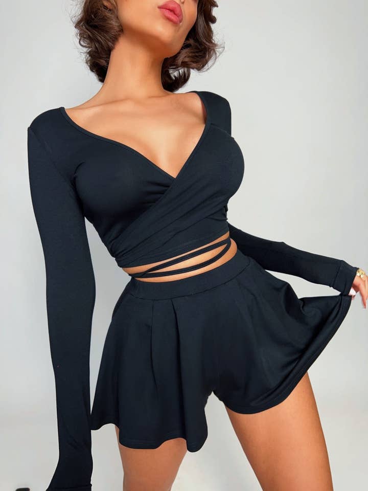 Wholesale Sweetkama Deep V Neck Short Top Loose Shorts Ladies Set For
