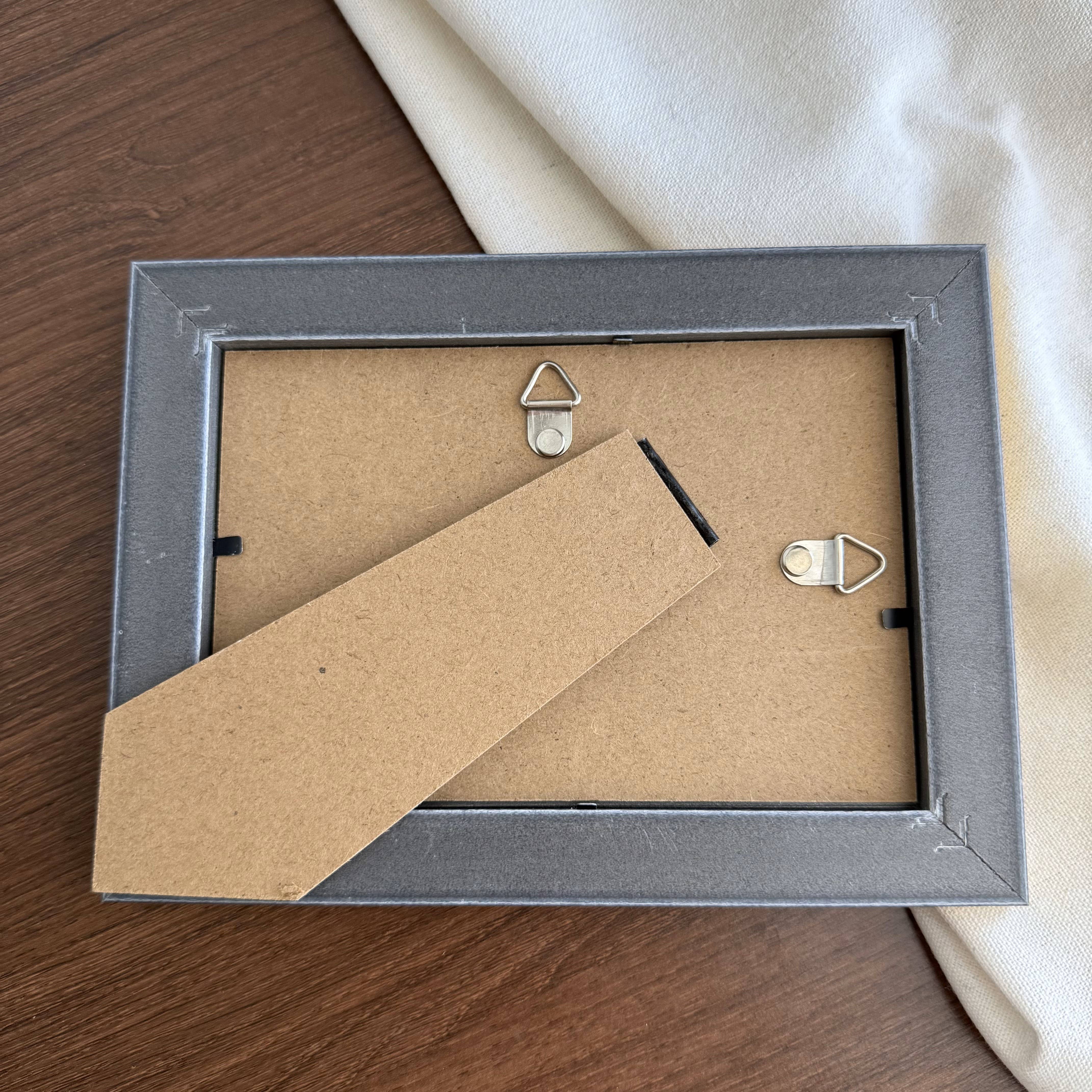 Wholesale Vintage Style Moody Flowers in vase Art Print Framed for your ...