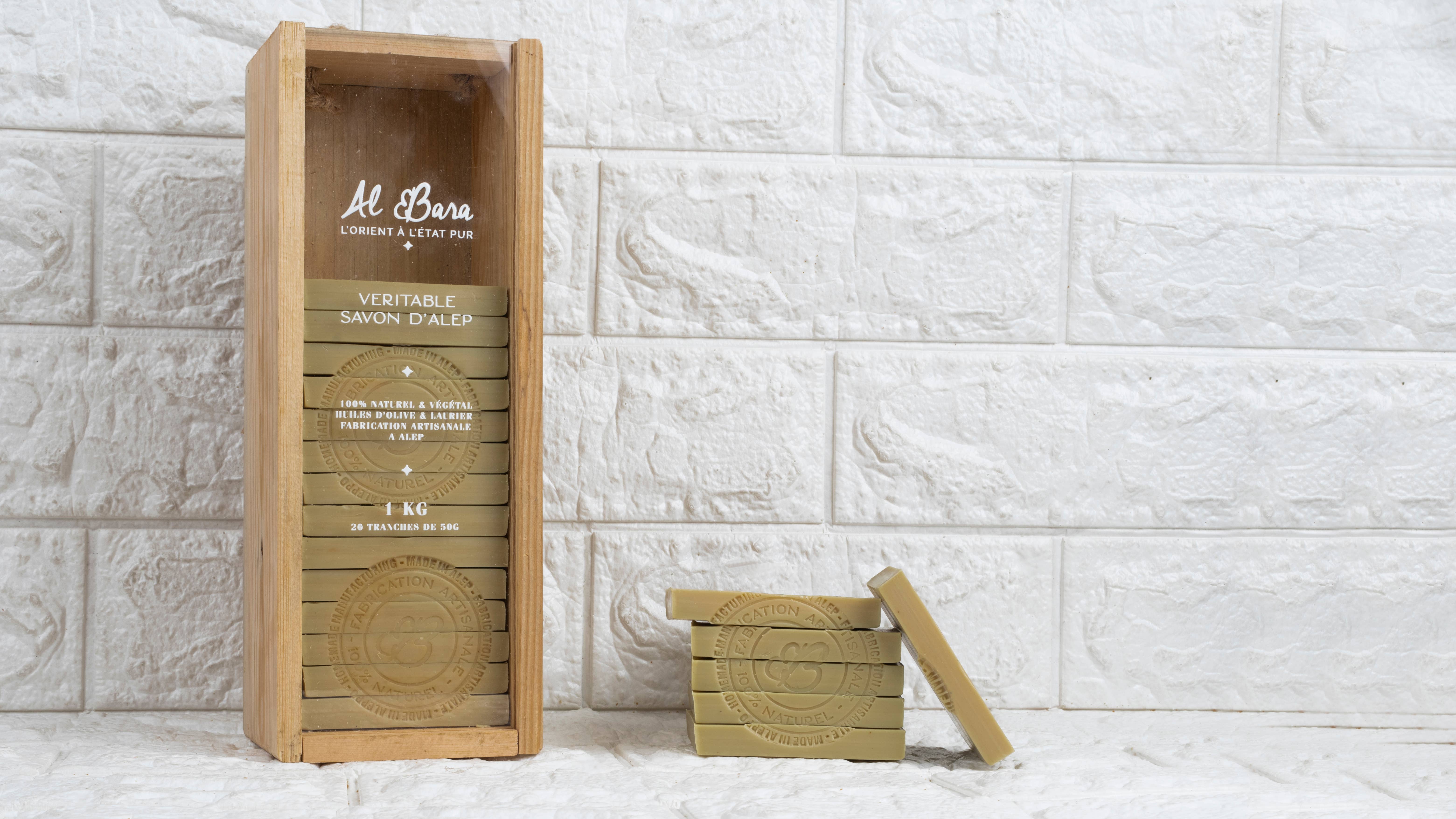 Wholesale Box set: wooden box containing 1 kg of Aleppo soap for your ...