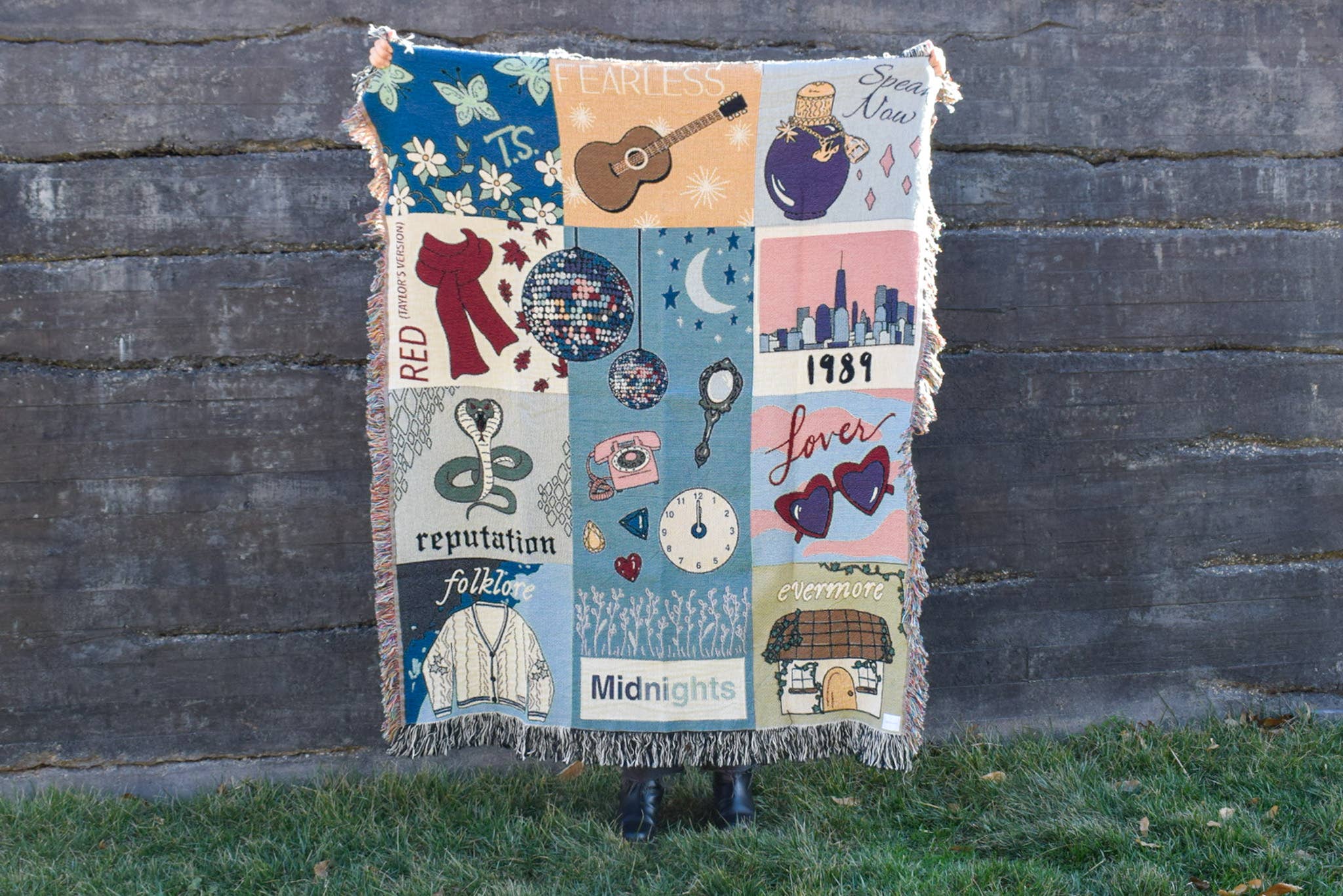 Lindy Stark Designs Wholesale Products | Buy with Free Returns on Faire.com