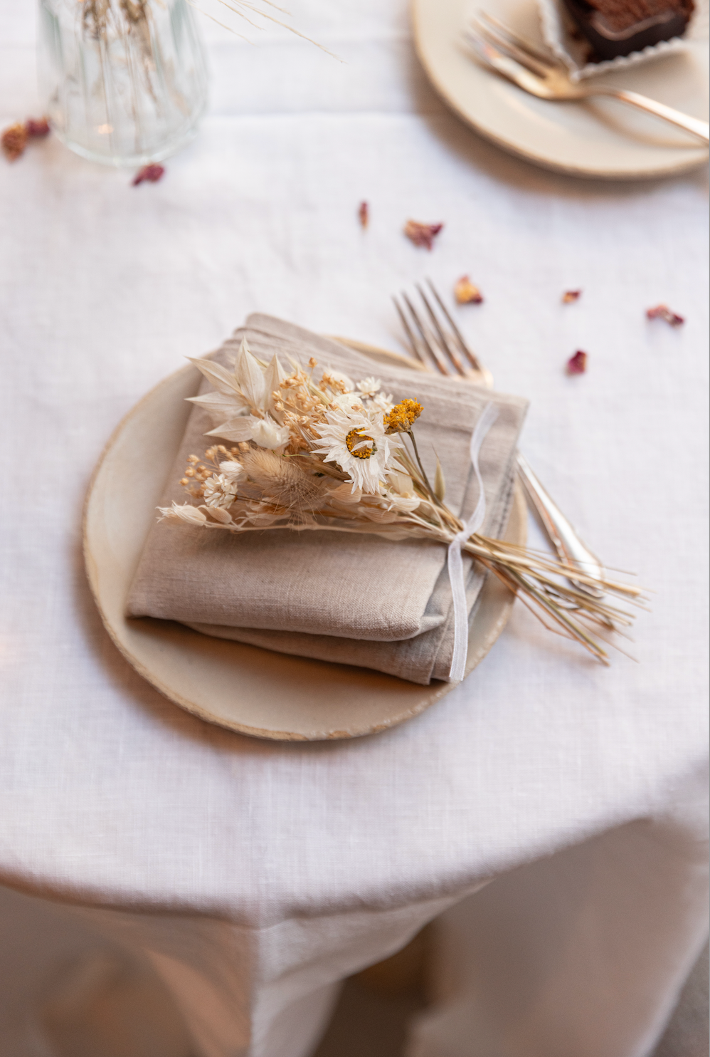 Wholesale Petite Dried Flower Bunches – Natural & White - Wedding gift ...