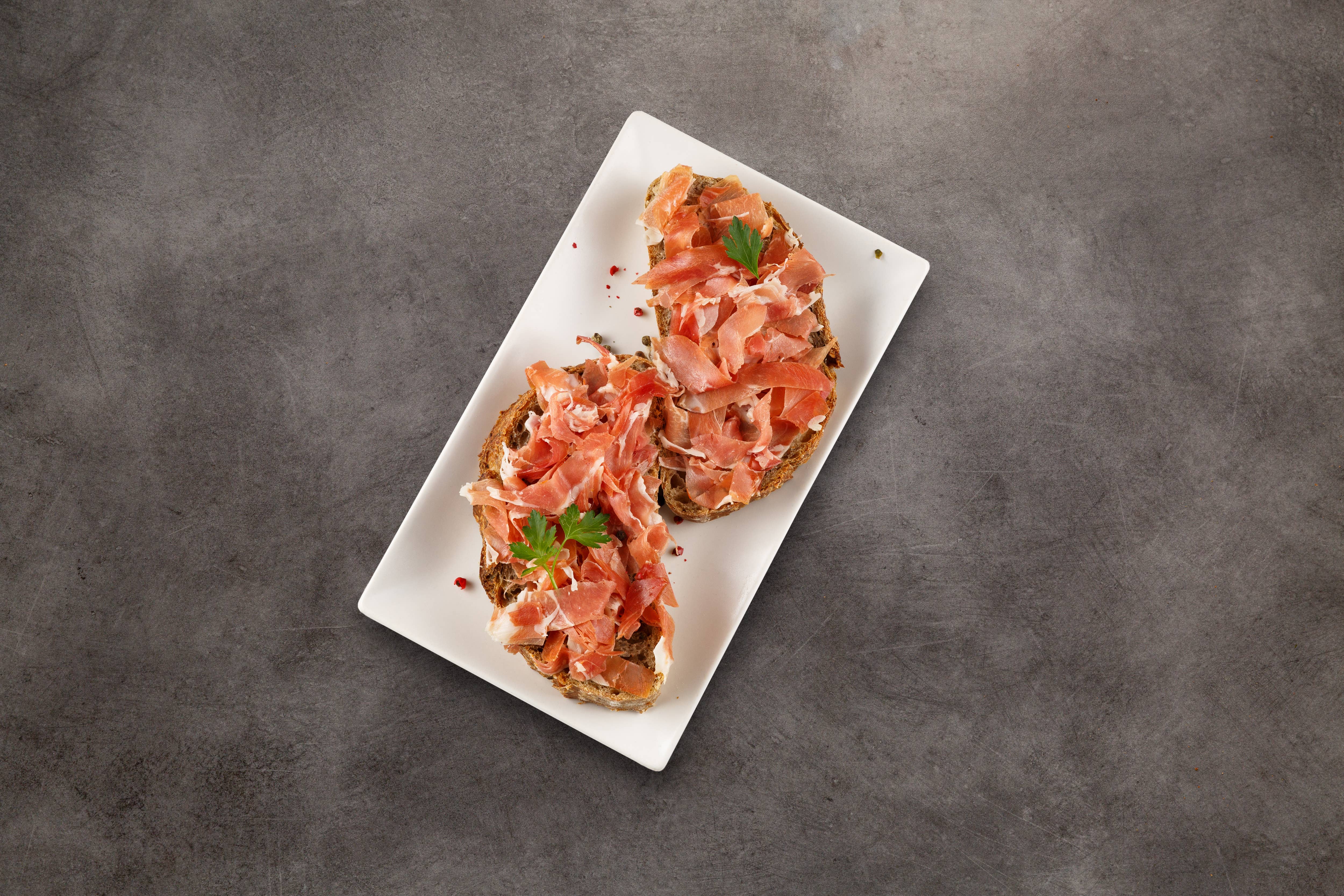 Wholesale MINI SERRANO HAM WITH STAND AND KNIFE. 12 months of curing ...